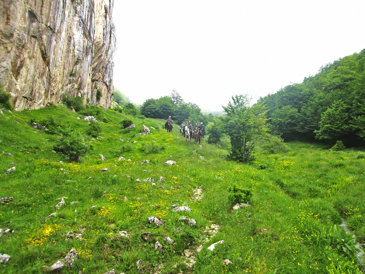 The Gustav Line on horseback in Italy - Travelling Dany