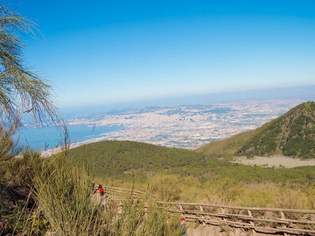 Guide to hiking Mount Vesuvius in 2025 by a local!
